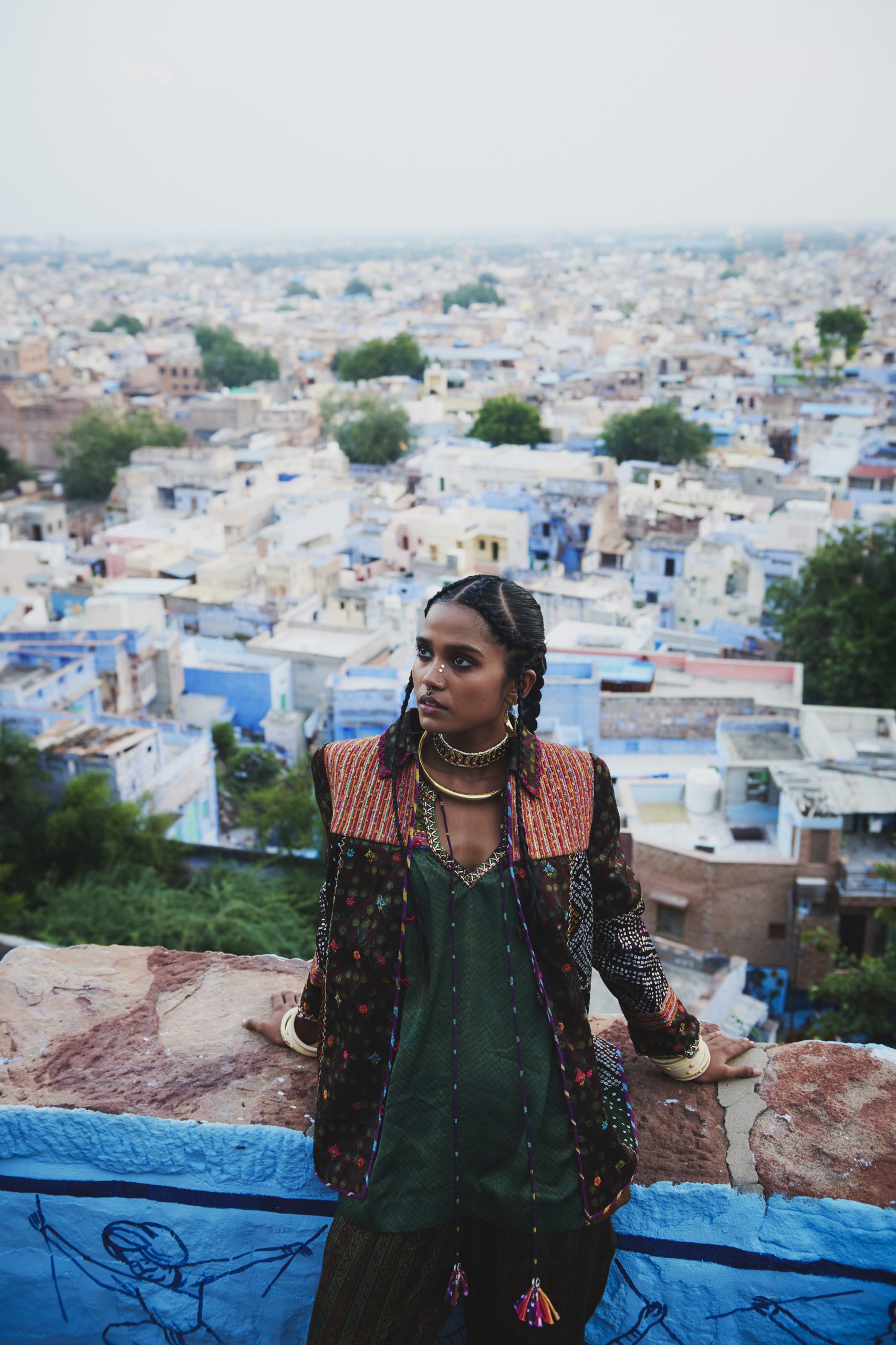 SUNIRA DESIGNS – Feat