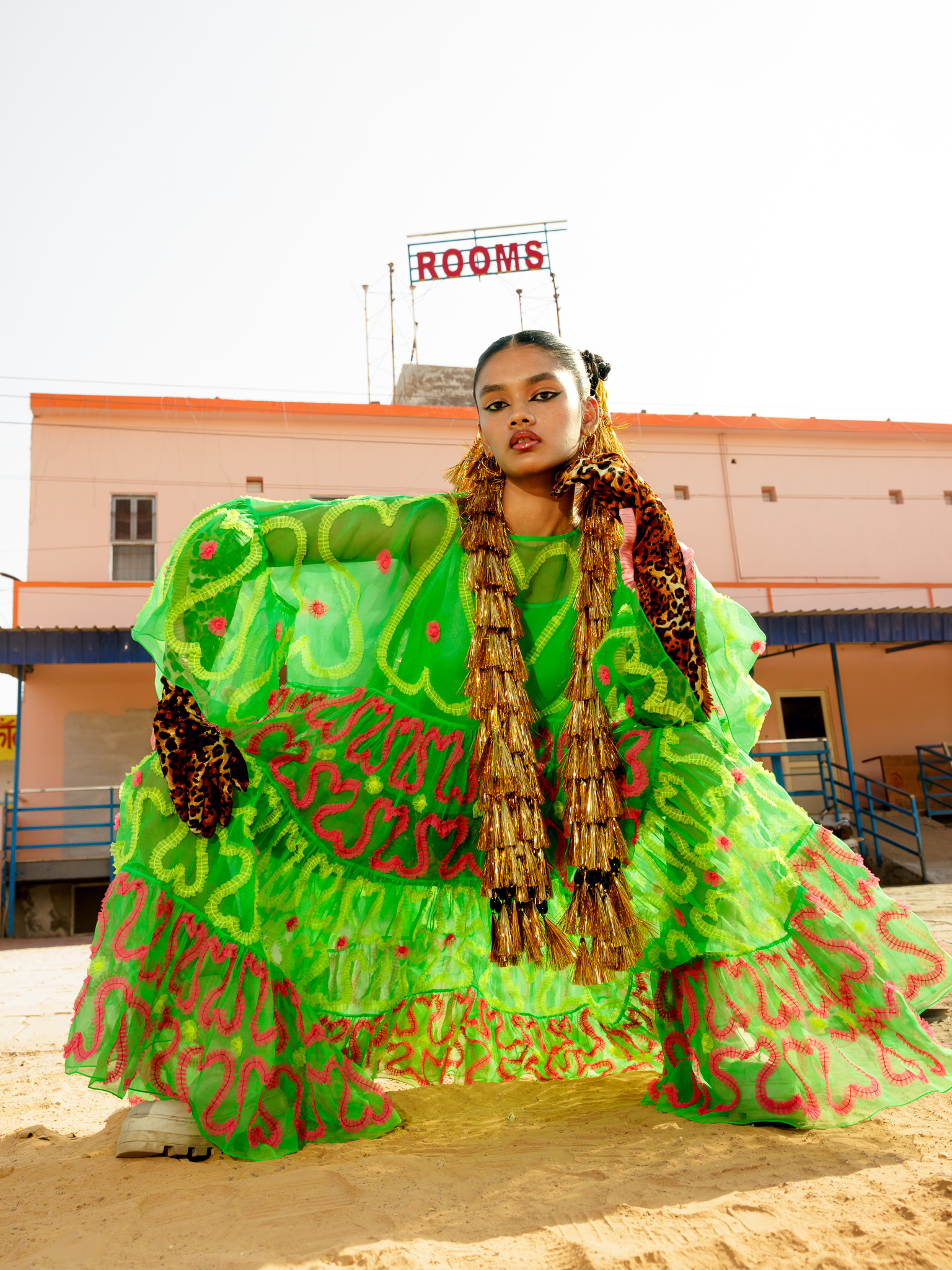 Nor Black Nor White – Feat